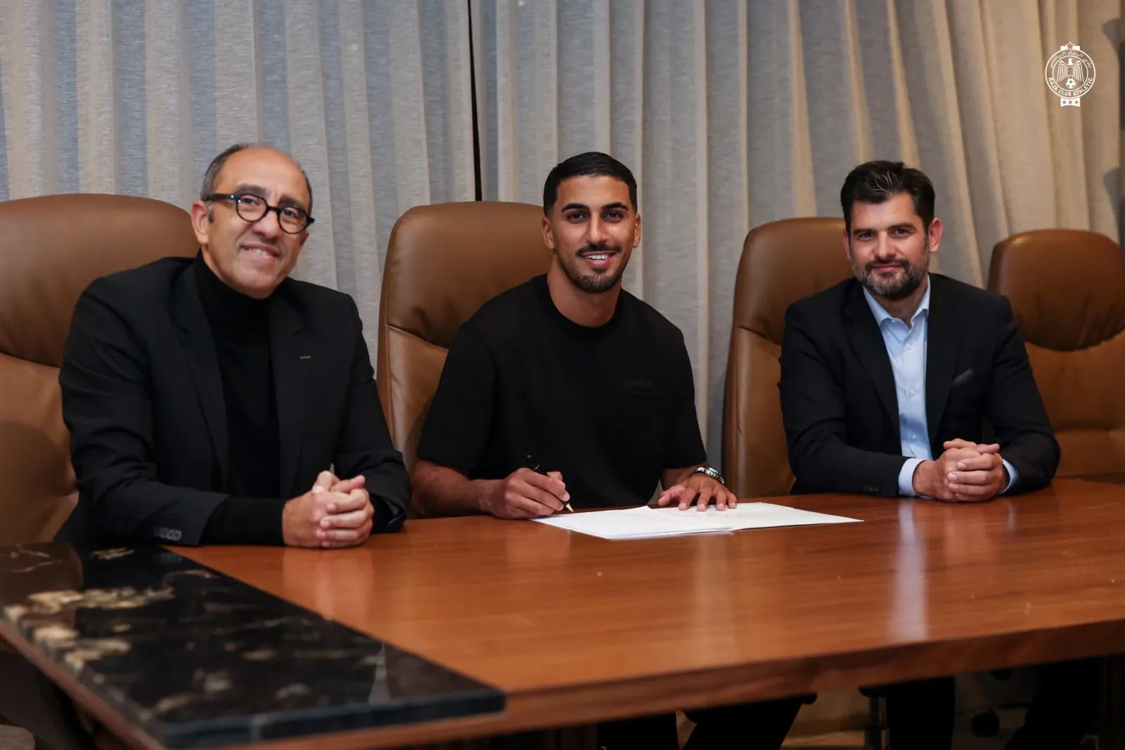 Officiel : Le Raja Casablanca signe Aymen Barkok et renforce son effectif